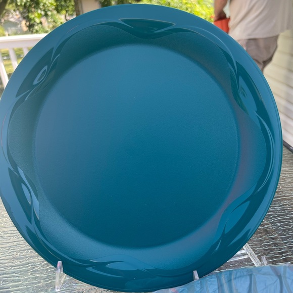 Tupperware | Dining | New Set Of 4 Tupperware Open House Dinner Plates ...